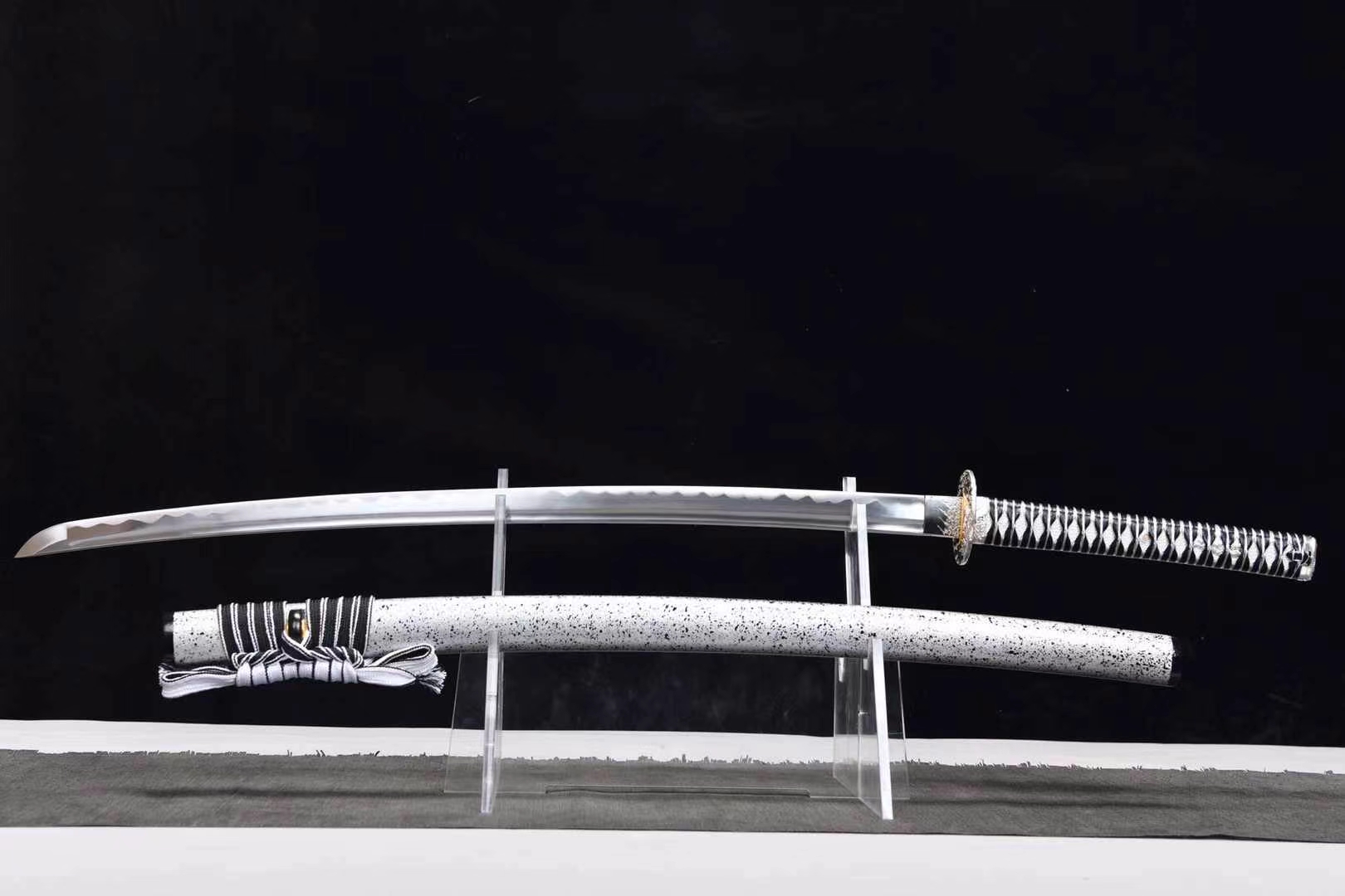 High-Performance Cosmetic Polishing Samurai Sword