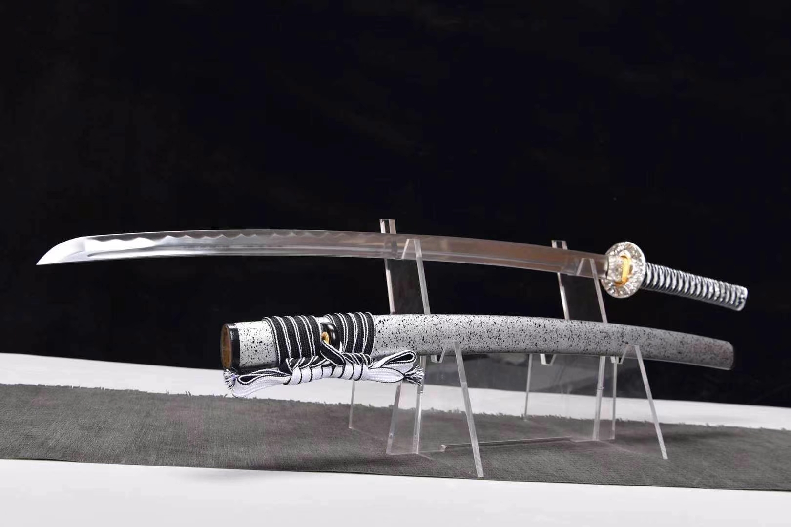 High-Performance Cosmetic Polishing Samurai Sword